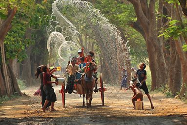 Myanmar Thingyan Water Festival - Vietnam Local Tour